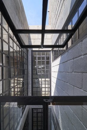 4 Cinder Block Houses For Inspiration - ConcreteHomes.com