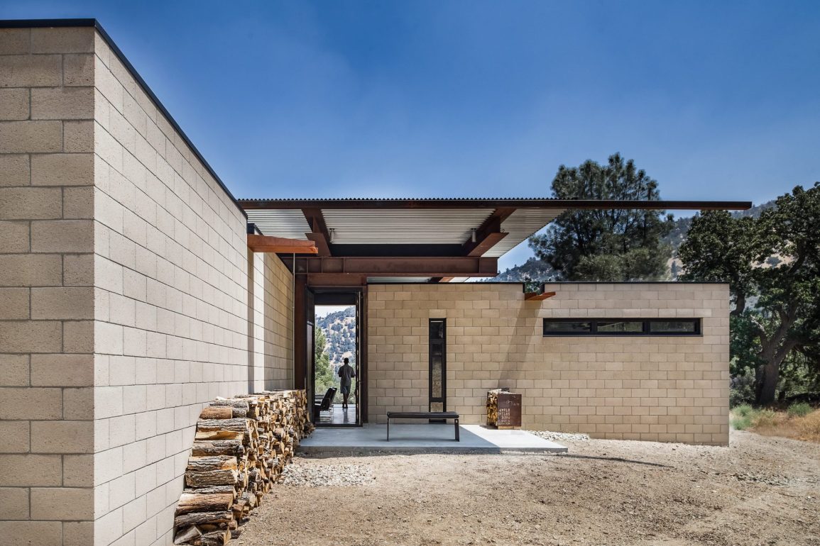 4 Cinder Block Houses For Inspiration - ConcreteHomes.com